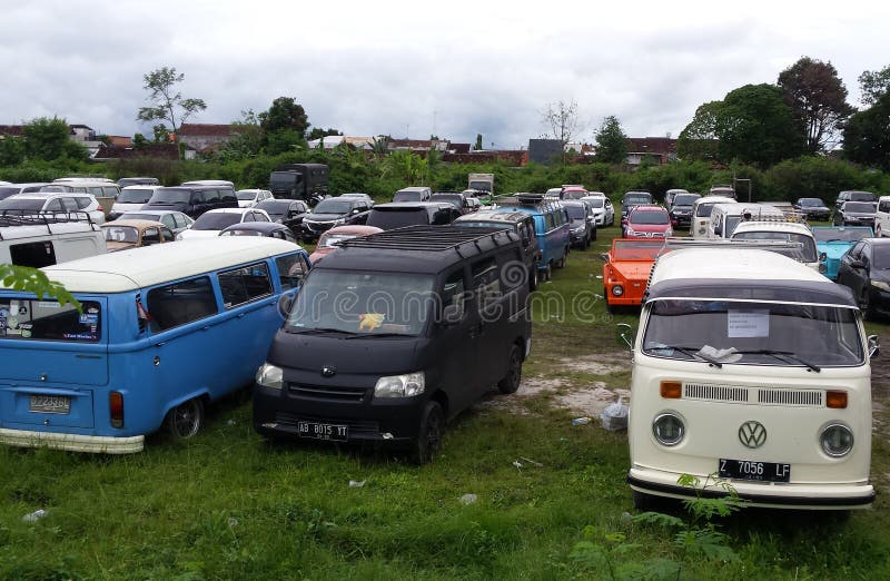 Front View from a Group of VW Bulli, VW Combi and VW Beetle Editorial ...