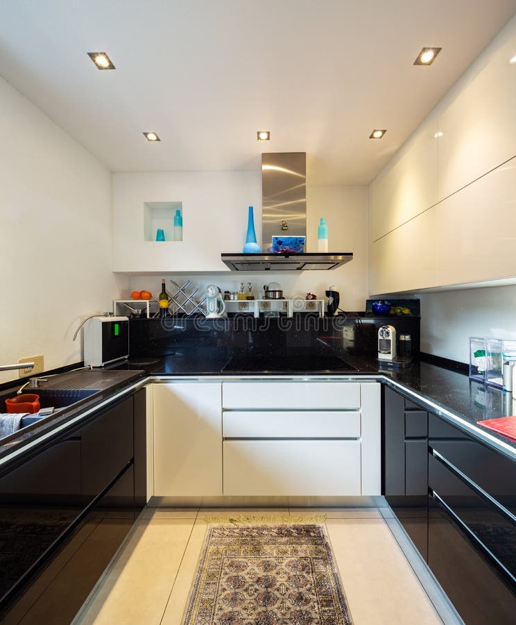 1,042 Luxury Kitchen Front View Stock Photos - Free & Royalty-Free ...