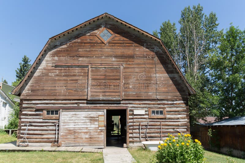 Front View of a Bright Red Barn Stock Photo - Image of landscape, door ...