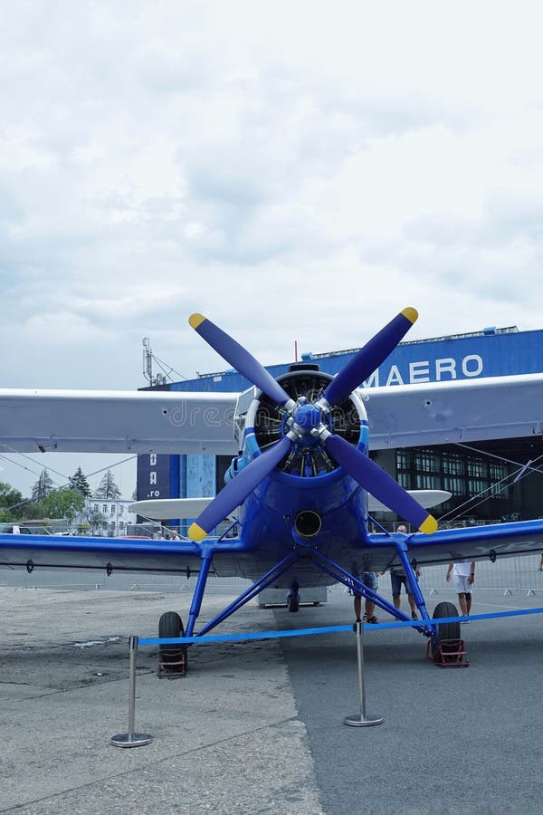 Front View of an Old Four-bladed Propeller Engine - BIAS 2024 Stock ...