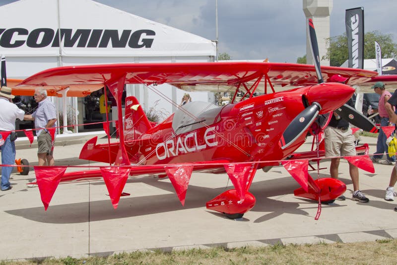 Oracle Airplane at the Chicago Air Show Editorial Photography - Image ...