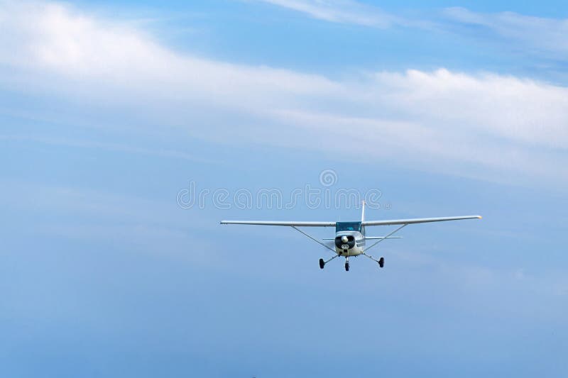246 Airplane Private Propeller Sky Front View Stock Photos - Free ...