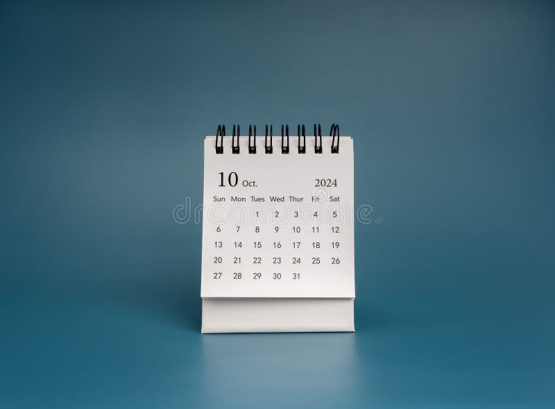 482 Minimal Desk Calendar Isolated White Background Stock Photos - Free ...