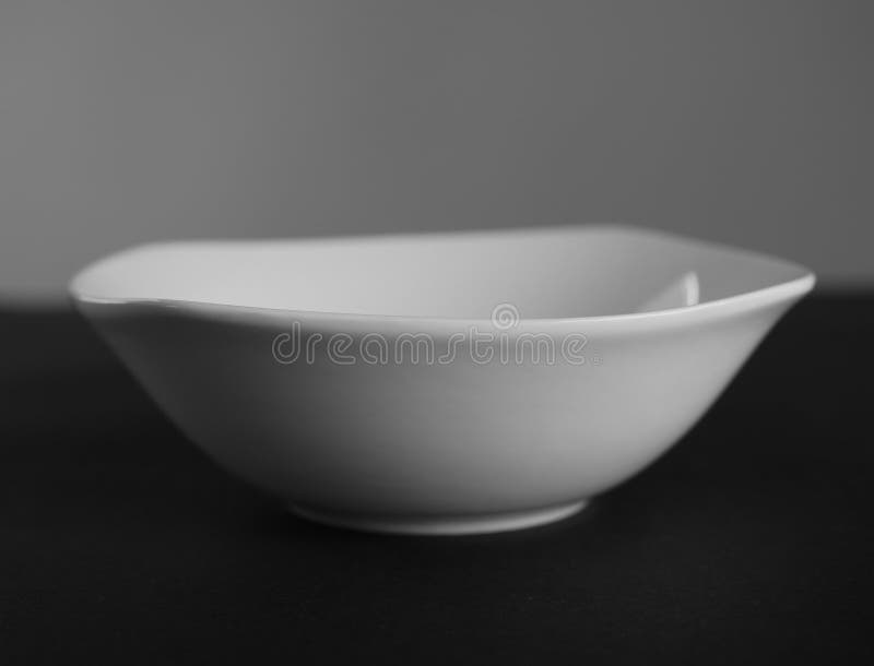 Front View of White Porcelain Stock Image - Image of circle, meal: 85992943