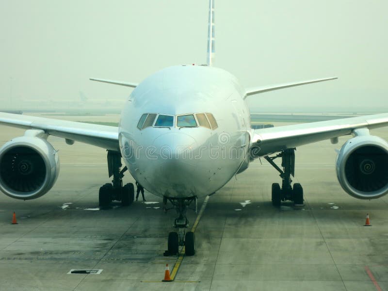 Frontal View of Airplane editorial image. Image of flight - 44396890