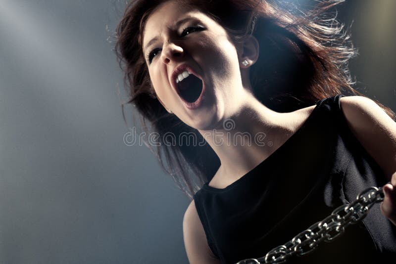 Fronte Di Rabbia Della Donna Immagine Stock - Immagine di persona ...