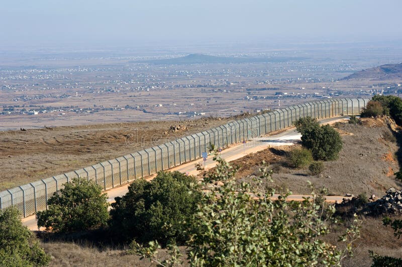 La Frontera De Israel Y De Jordania En La Orilla Del Mar Muerto Foto de ...