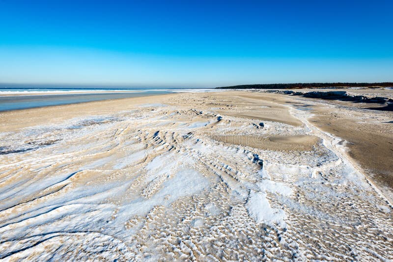 Frozen Beach in Cold Winters Day Stock Photo - Image of jokulsarlon ...