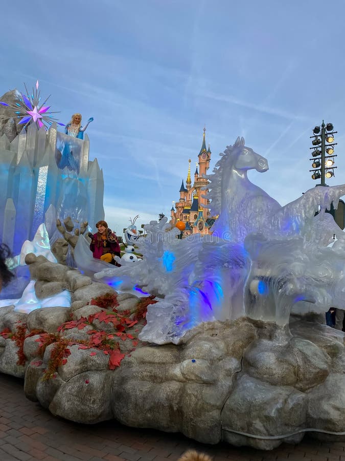 209 Castle Disneyland Water Stock Photos - Free & Royalty-Free Stock ...