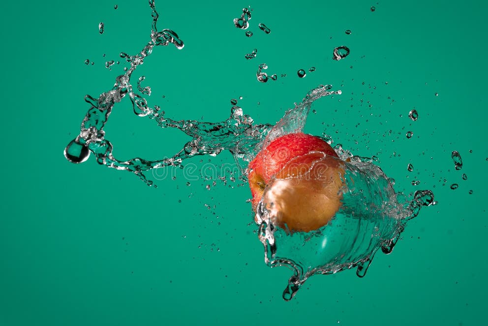 Frozen Motion of Water Splashes and Red Apple Stock Image - Image of ...