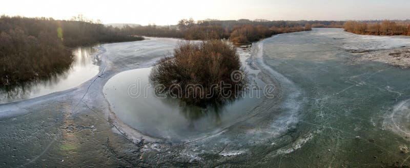 Frozen riverside panorama stock image. Image of season - 5651025