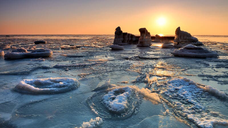 Frozen Sea Picture. Image: 24344975