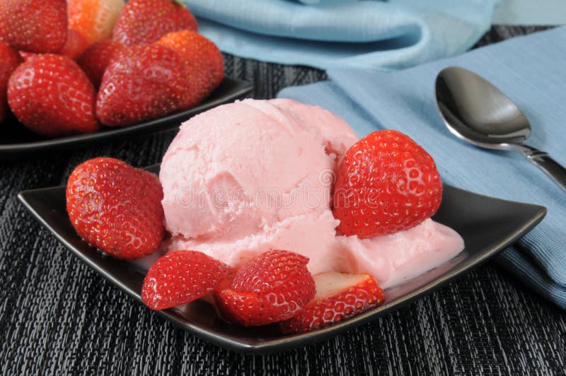 Frozen strawberry yogurt stock image. Image of yogurt - 44084513