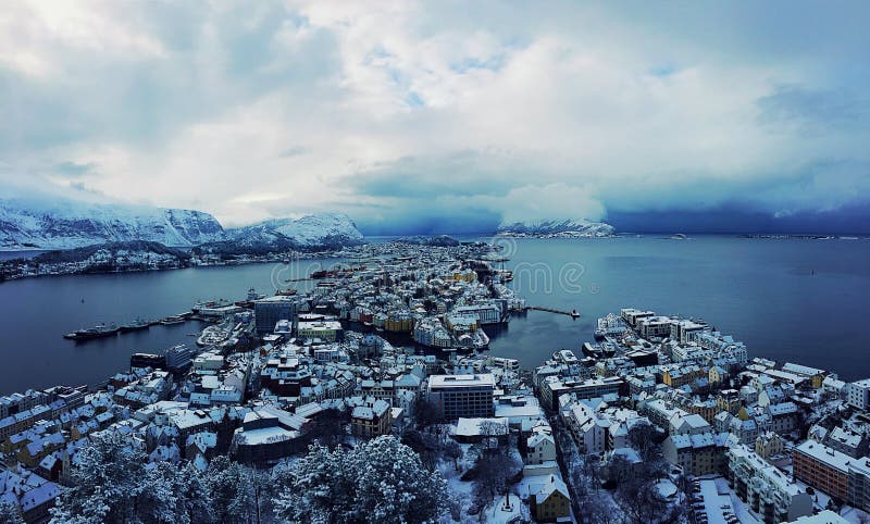 Frozen town in Norway stock image. Image of town, snow - 163380901