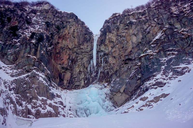 Frozen Vilyuchinsky Waterfall in Winter Stock Image - Image of scenic ...