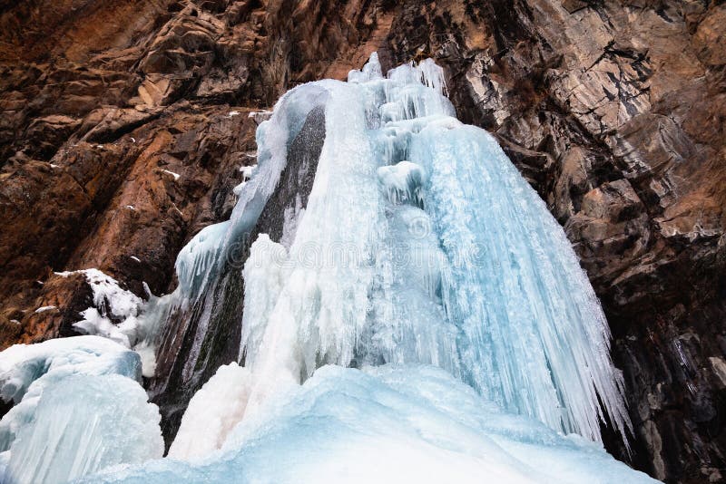 Frozen waterfall stock photo. Image of cave, freeze, winter - 17908584