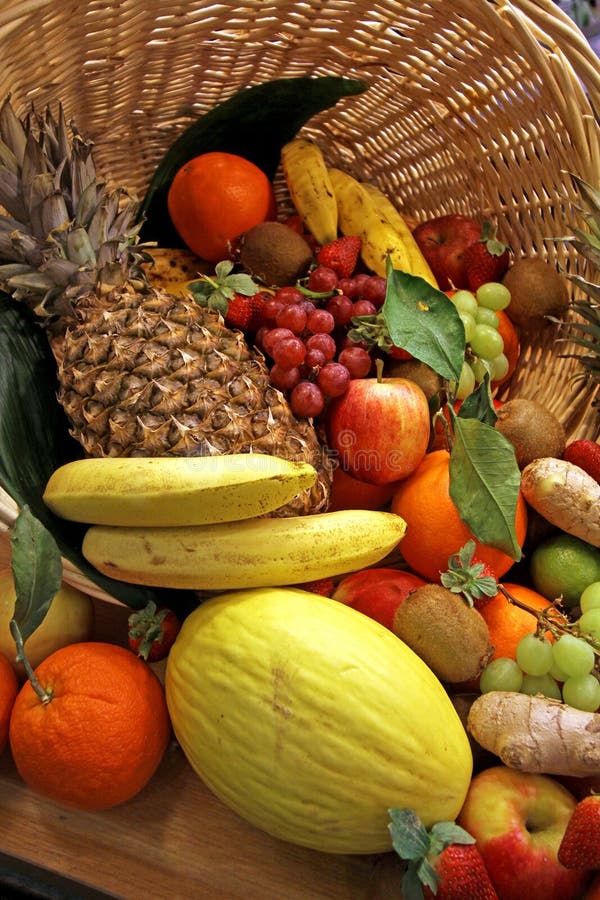 Fruchtkorb stockfoto. Bild von frisch, nahrung, anordnung - 22713362