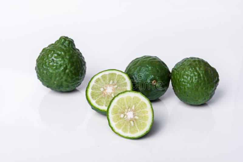 Fruit De Bergamote : Bergamote Sur Le Fond Blanc Image stock - Image du ...