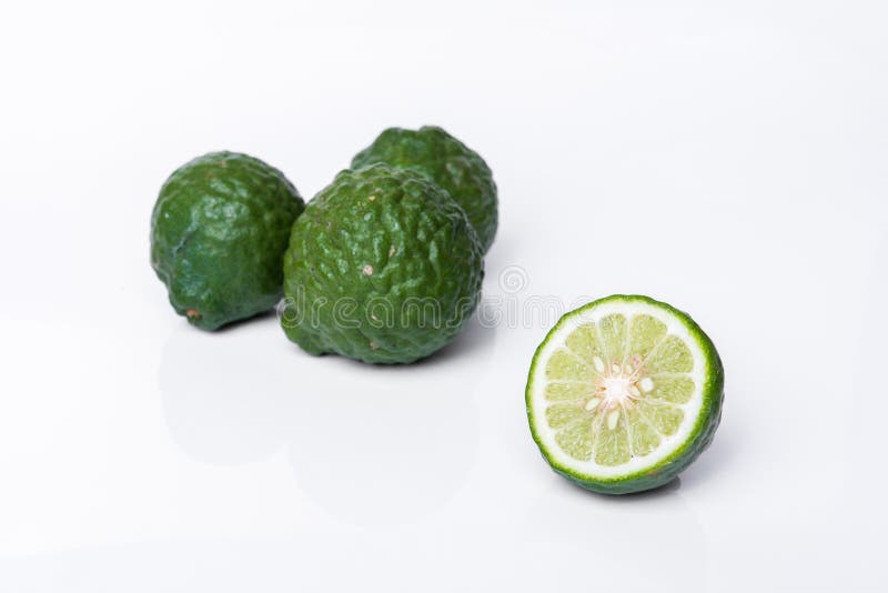 Fruit De Bergamote : Bergamote Sur Le Fond Blanc Photo stock - Image du ...