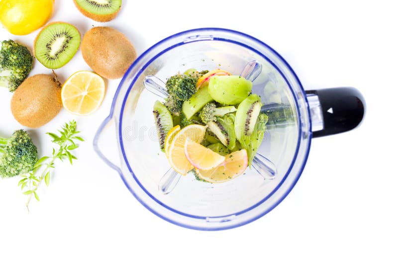 Fruit in Een Mixer Voor Het Maken Van Een Smoothie Stock Afbeelding ...