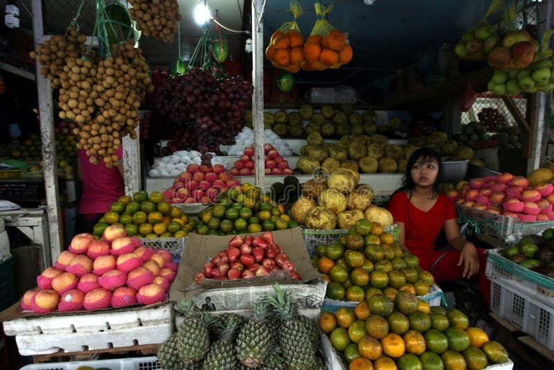 Fruit market editorial stock photo. Image of food, vegetable - 32831358