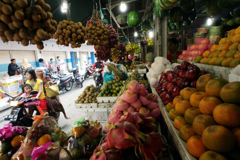 Fruit market editorial stock image. Image of stall, bazaar - 32831389