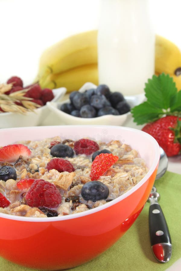 Fruit Muesli photo stock. Image du framboises, fruits - 19208626