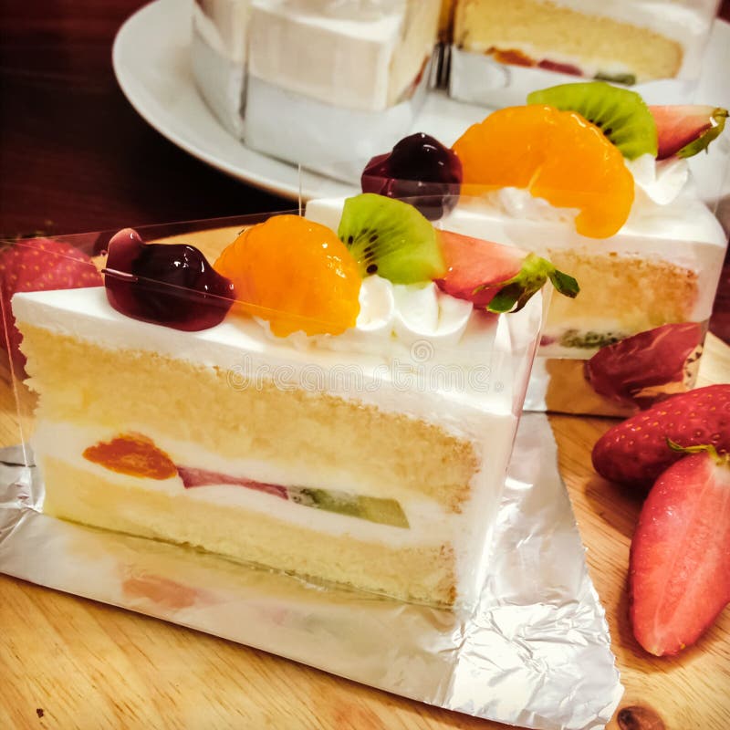 Fruit shortcake stock image. Image of delicious, decoration - 56562829