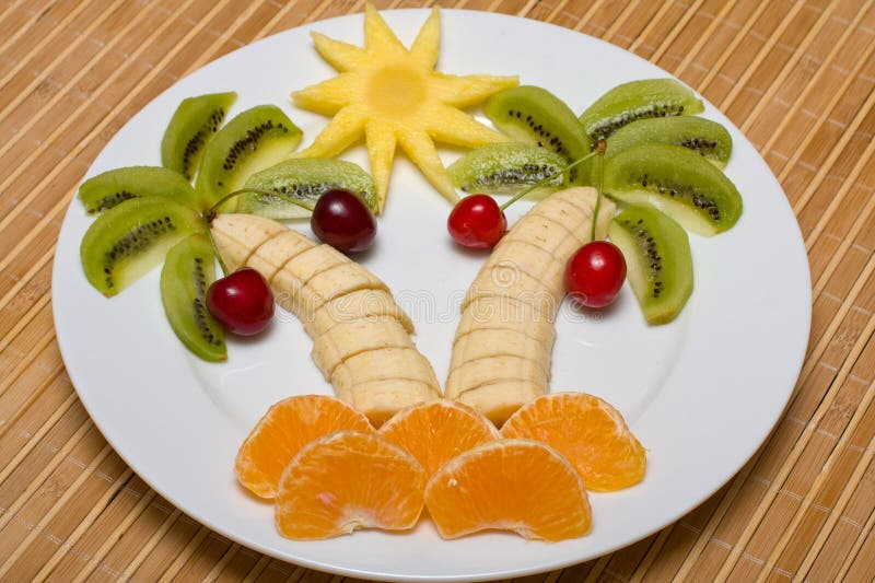 Fruit sous forme de paume image stock. Image du gourmet - 25215085