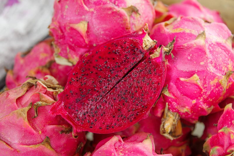 Fruit Tropical Pitaya& X28 ; Dragon Fruit Rouge Et X29 ; Image stock ...