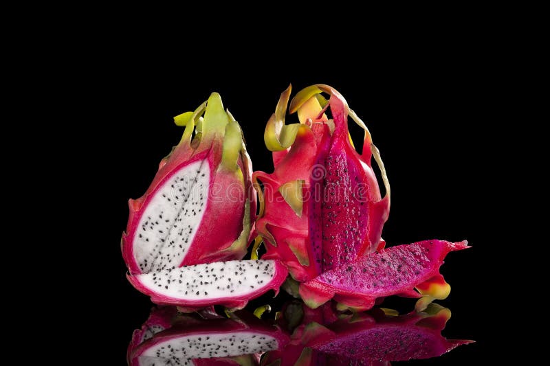 Fruits Du Dragon Rouges Et Blancs Photo stock - Image du rose, exotique ...