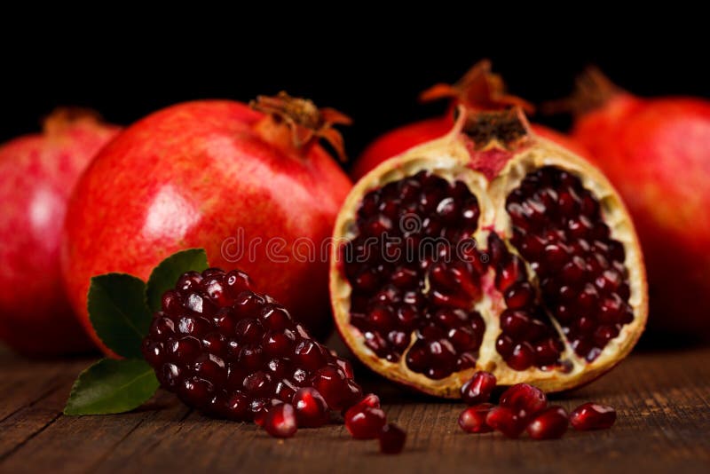 Grenadine image stock. Image du blanc, profondément, rubis - 1339573