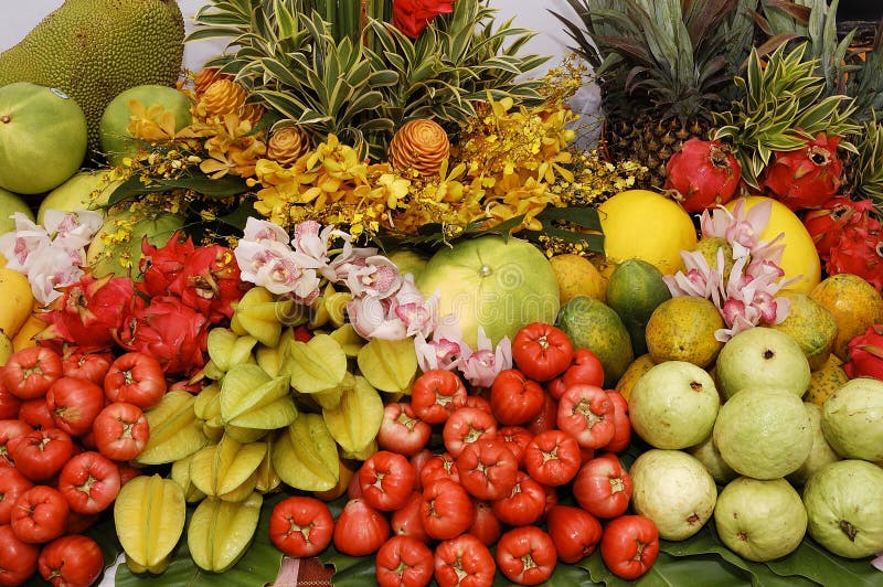 Groupes De Fruits Tropicaux Au Ghana Image stock - Image du fond, frais ...