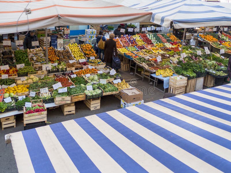 Fruits and Vegetables Market Editorial Photography - Image of buying ...