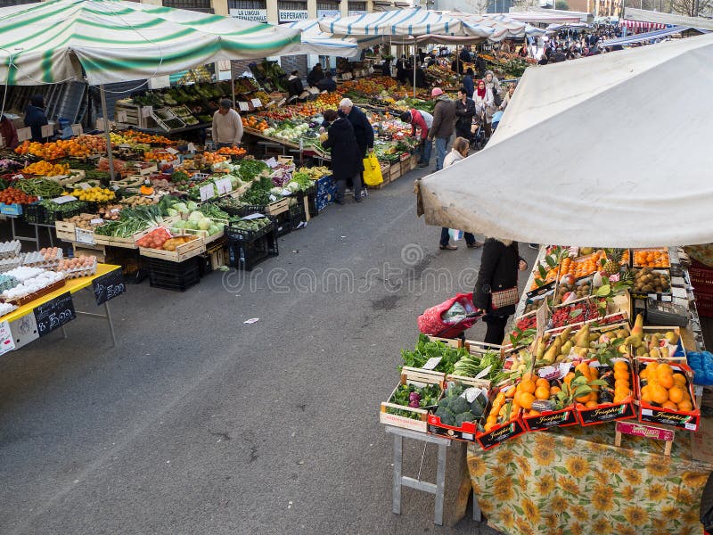 Fruits and Vegetables Market Editorial Photography - Image of street ...