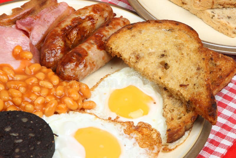 Frukost lagat mat engelska arkivfoto. Bild av full, äggula - 13459750