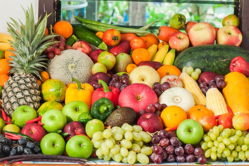 Frukter alldeles fotografering för bildbyråer. Bild av äpple - 77774773