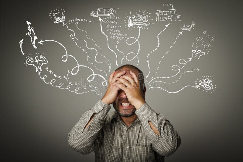 Frustrierter Desperated Mann, Der am Schreibtisch Sitzt Stockfoto ...