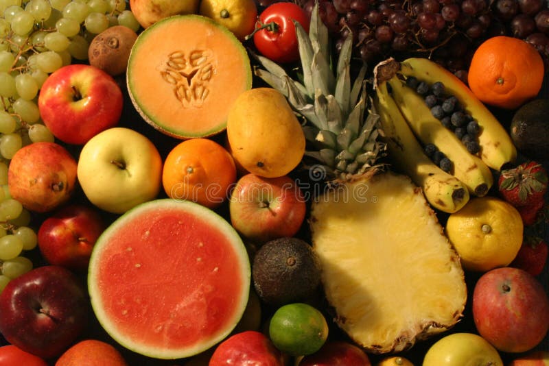 Fruta Cortada E Fruta Inteira Foto de Stock - Imagem de caloria, baixo ...