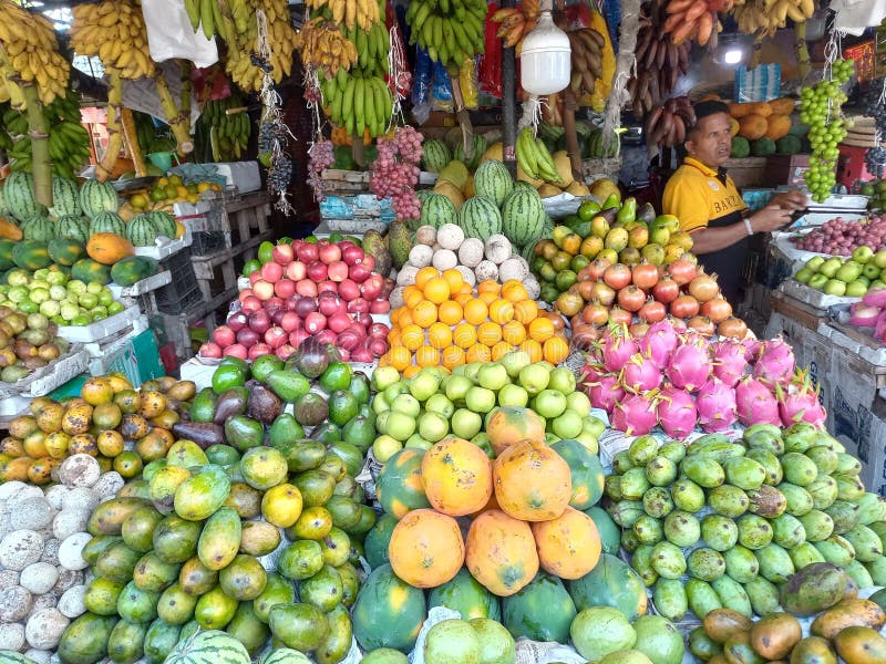 Fruta De Cores Diferentes Yummy Imagem de Stock Editorial - Imagem de ...