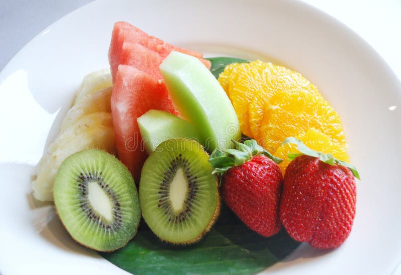 Corte la fruta foto de archivo. Imagen de kiwi, orgánico - 72629908