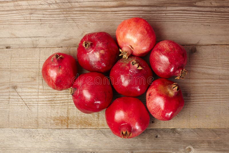Fruta Roja De La Granada Fotos De Stock - Descarga 3,085 Fotos Libres ...