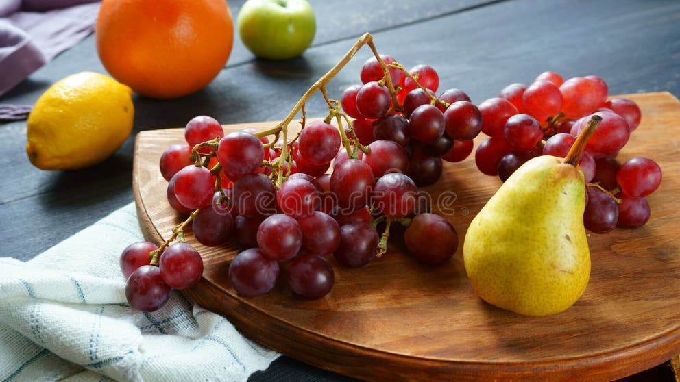 Fruta, Rojo De Las Uvas, Pera Foto de archivo - Imagen de alimento ...