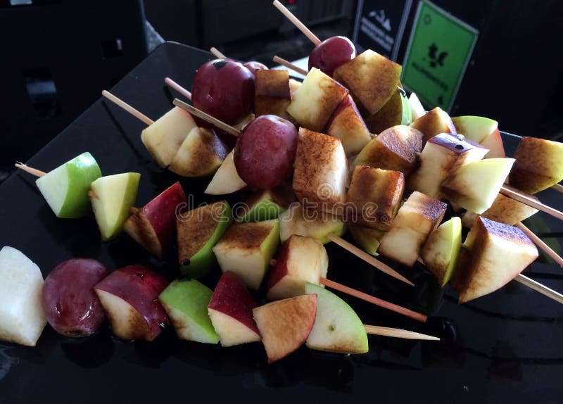 Las Frutas En Mariposa Del Melón De La Fresa Del Ciruelo Del ...