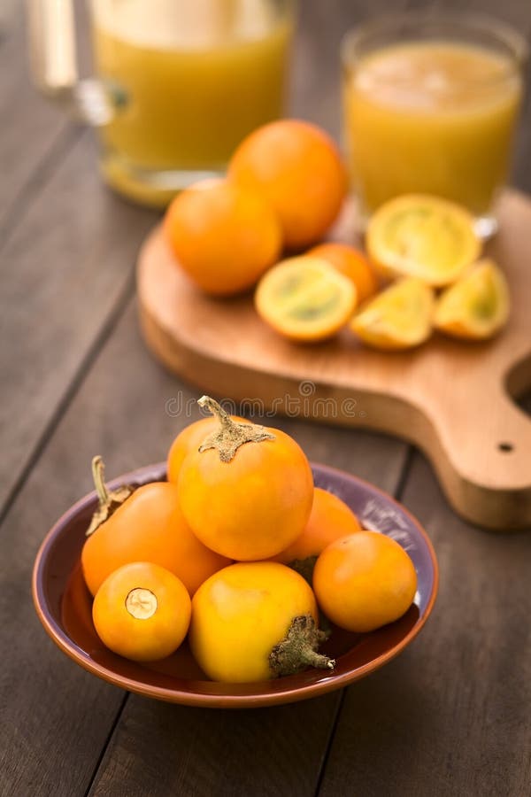 Frutas De Naranjilla O De Lulo Imagen de archivo - Imagen de carne ...