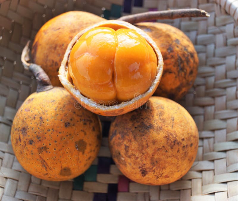 Frutas exóticas en África foto de archivo. Imagen de fruta - 133763468