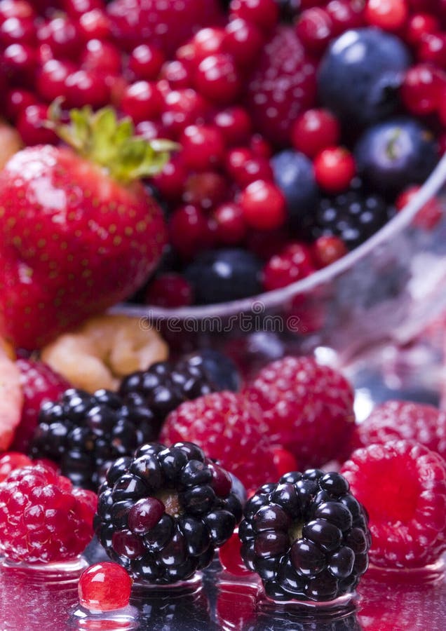 Frutas pequenas foto de stock. Imagem de energia, dieta - 2166536