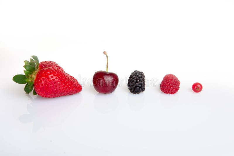 Frutas rojas del verano, imagen de archivo. Imagen de fruta - 40728023