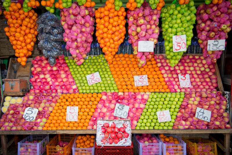 Fruto Fresco No Mercado Do Alimento De Colombo Foto Editorial - Imagem de fruta, colombo: 68109061