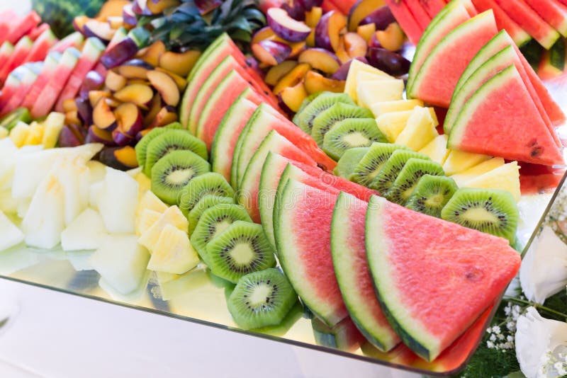 Buffet Del Dessert - Frutta Fresca Fotografia Stock - Immagine di mangi ...